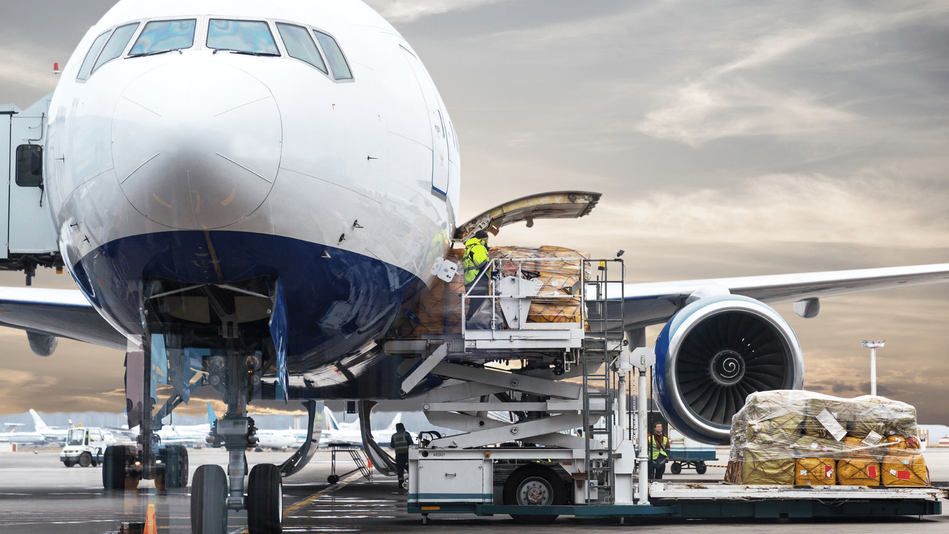Business Benefits of Using Air Freight: Improving Your Brand’s Supply ...